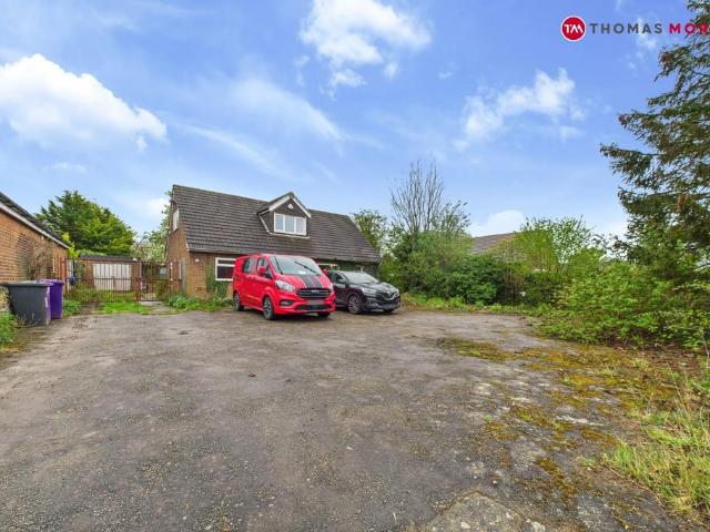 2 bedroom detached house for sale