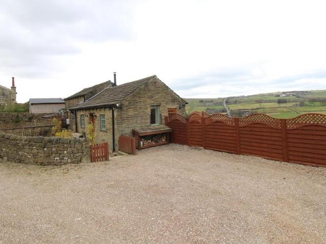 2 bedroom detached house for sale