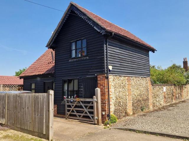2 bedroom detached house for sale