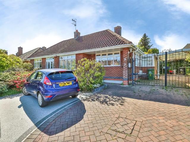 2 bedroom detached house for sale