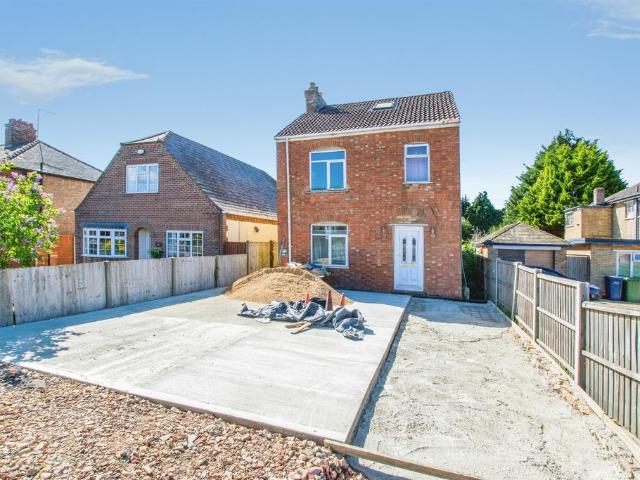 2 bedroom detached house for sale