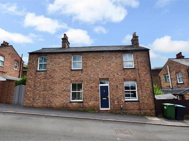 2 bedroom detached house for sale
