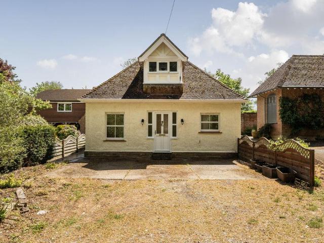 2 bedroom detached house for sale