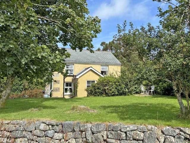 2 bedroom detached house for sale