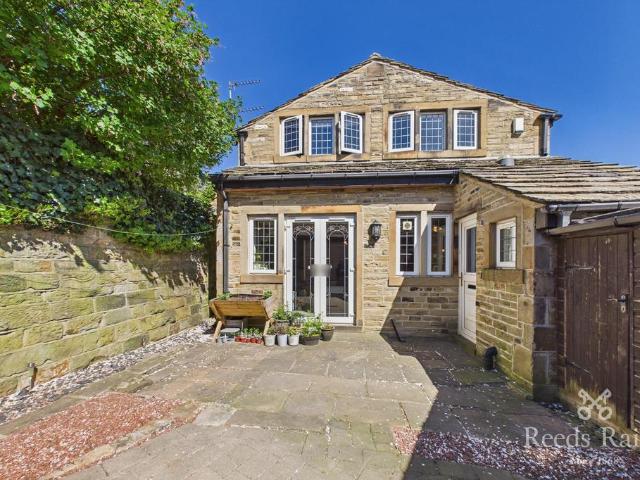 2 bedroom detached house for sale