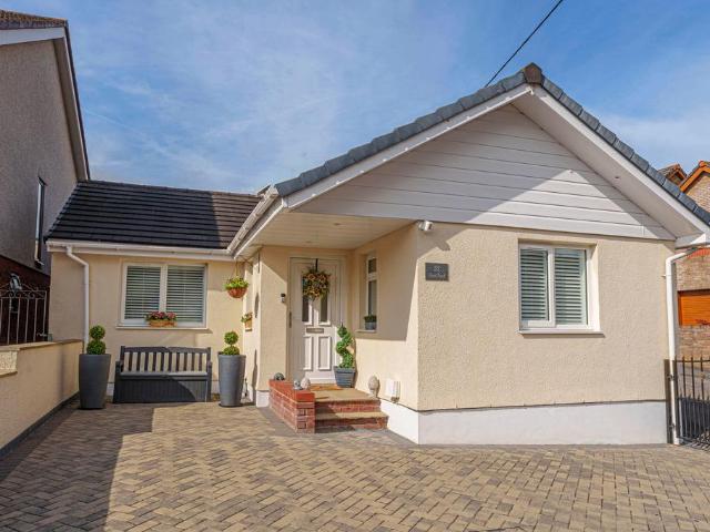 2 bedroom detached house for sale