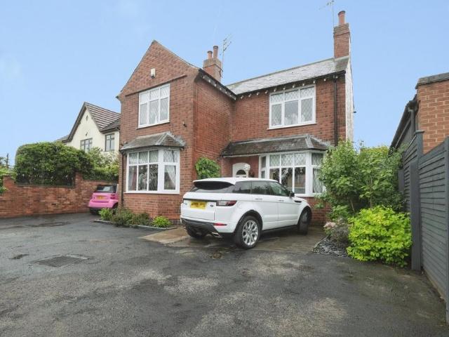 2 bedroom detached house for sale