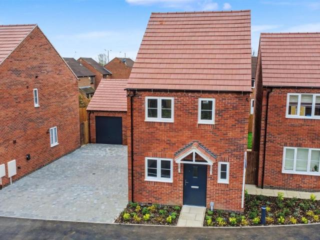 2 bedroom detached house for sale