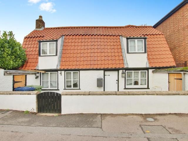 2 bedroom detached house for sale
