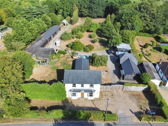 2 bedroom detached house for sale