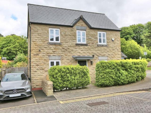 2 bedroom detached house for sale