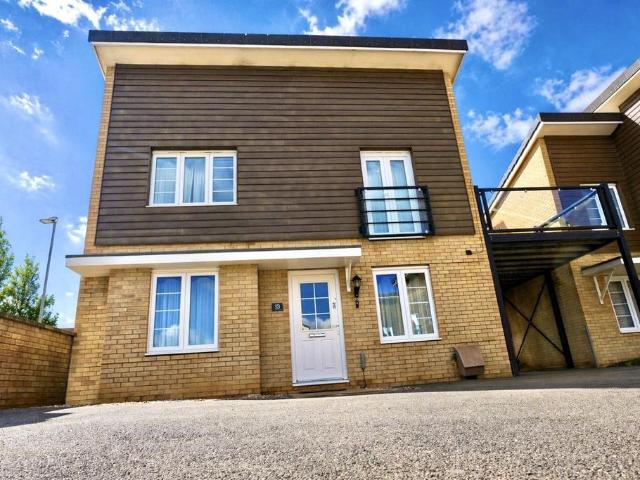 2 bedroom detached house for sale