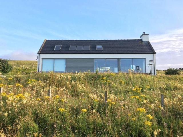 2 bedroom detached house for sale