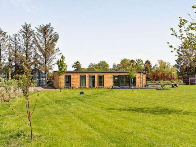 2 bedroom detached house for sale