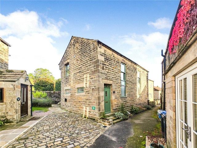 2 bedroom detached house for sale