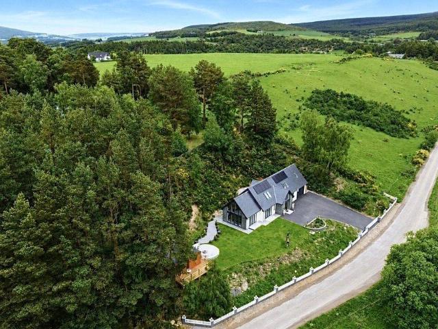 2 bedroom detached house for sale