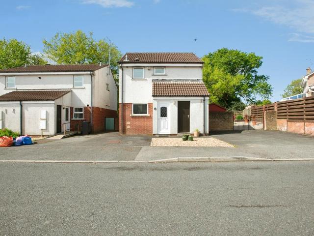2 bedroom detached house for sale