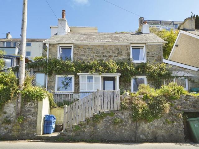 2 bedroom detached house for sale