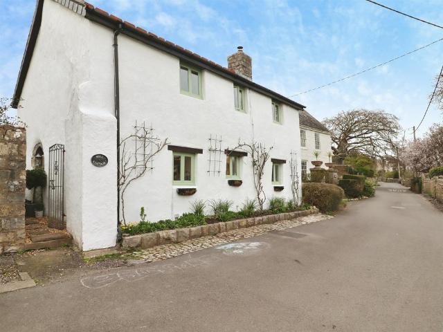 2 bedroom detached house for sale