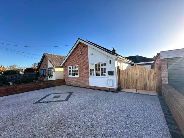 2 bedroom detached house for sale