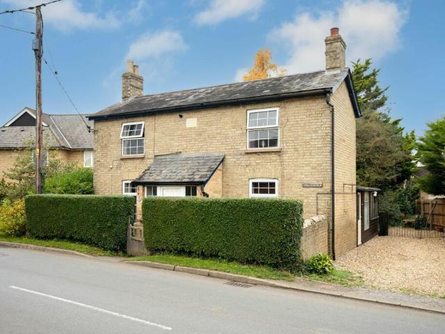 2 bedroom detached house for sale