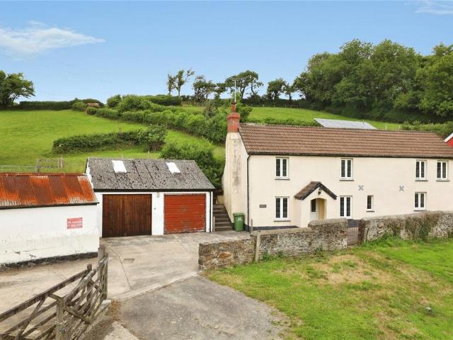 2 bedroom detached house for sale
