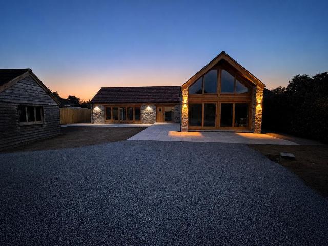 2 bedroom detached house for sale
