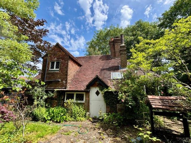 2 bedroom detached house for sale