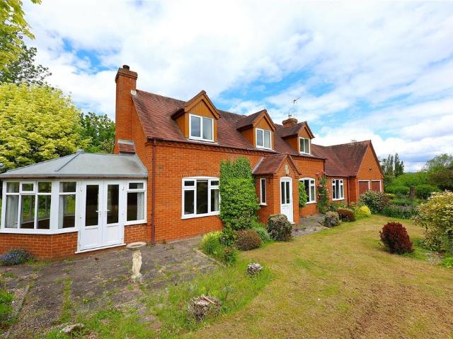 2 bedroom detached house for sale