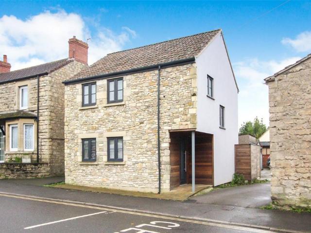 2 bedroom detached house for sale