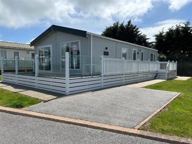 2 bedroom detached house for sale