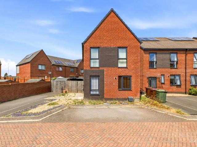 2 bedroom detached house for sale