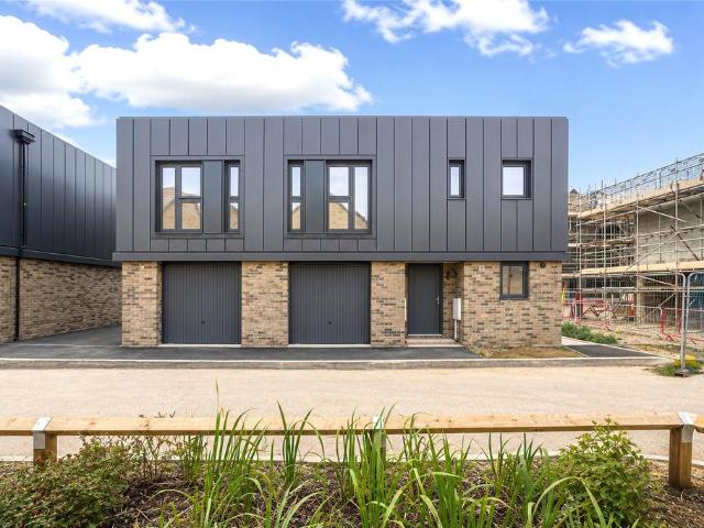 2 bedroom detached house for sale