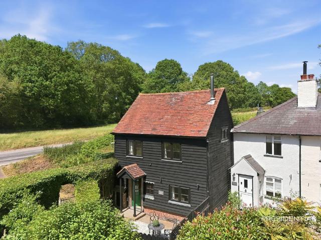 2 bedroom detached house for sale