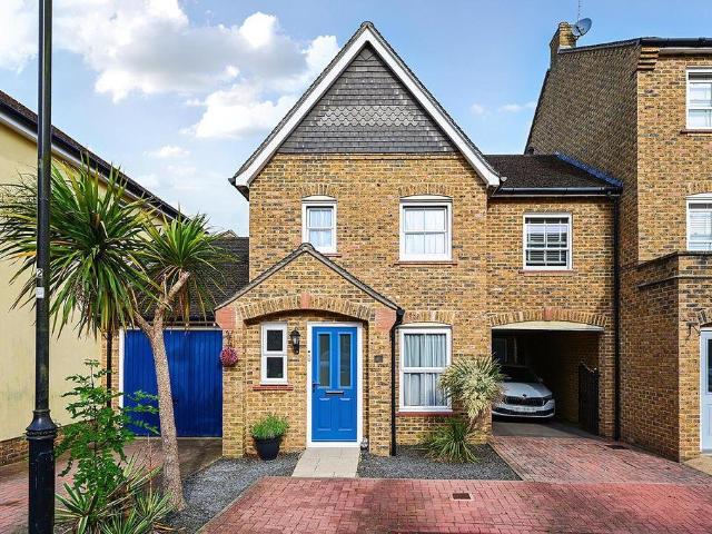 2 bedroom detached house for sale