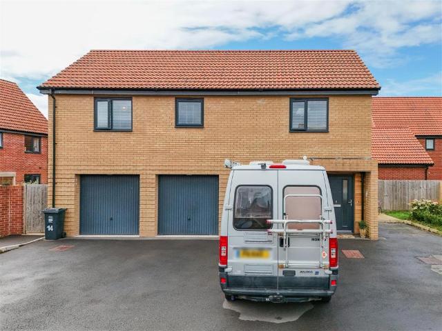 2 bedroom detached house for sale