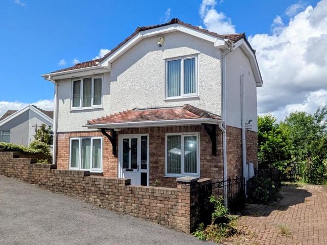 2 bedroom detached house for sale