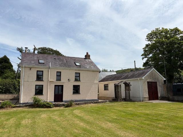 2 bedroom detached house for sale