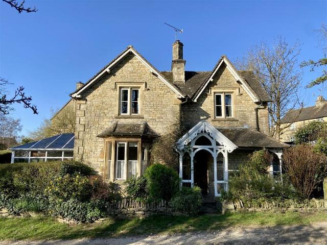 2 bedroom detached house for sale