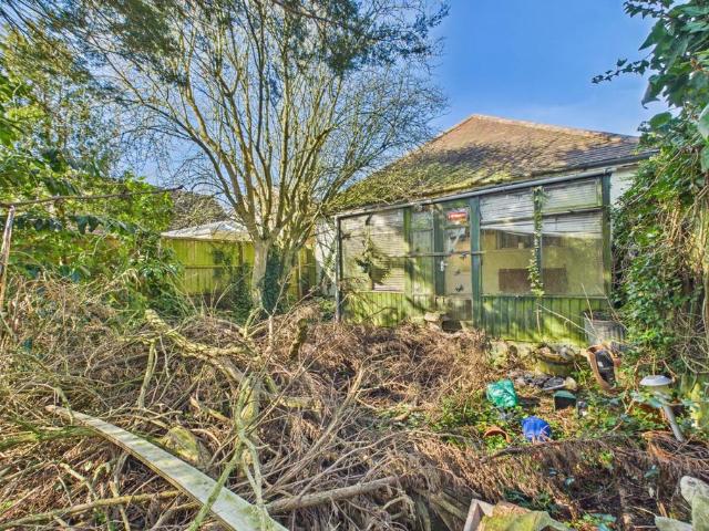 2 bedroom detached house for sale