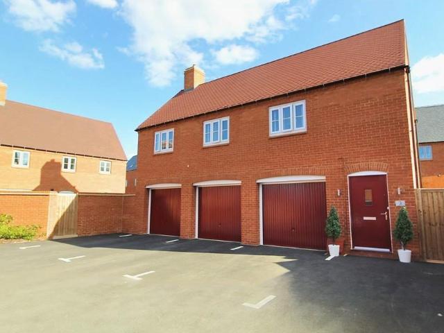 2 bedroom detached house for sale