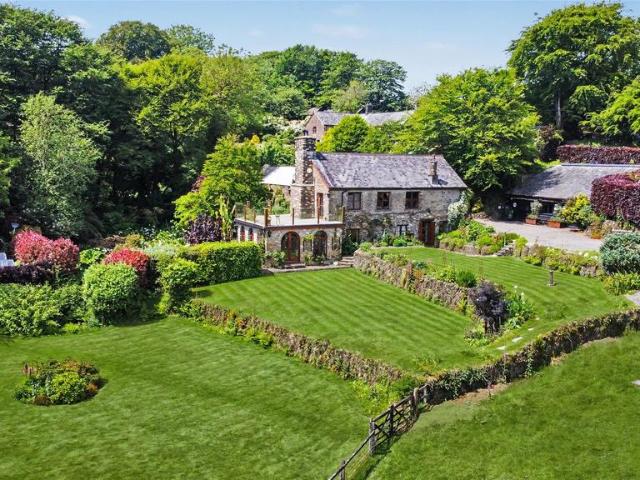 2 bedroom detached house for sale