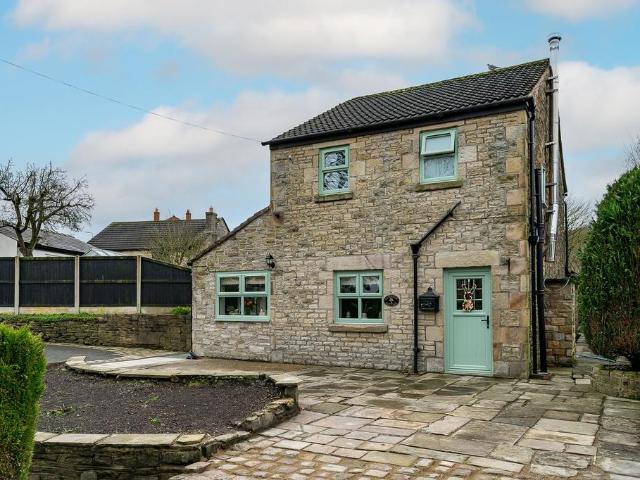 2 bedroom detached house for sale