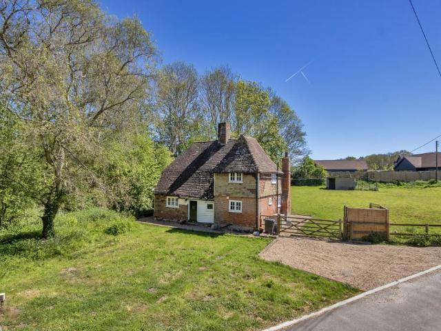 2 bedroom detached house for sale