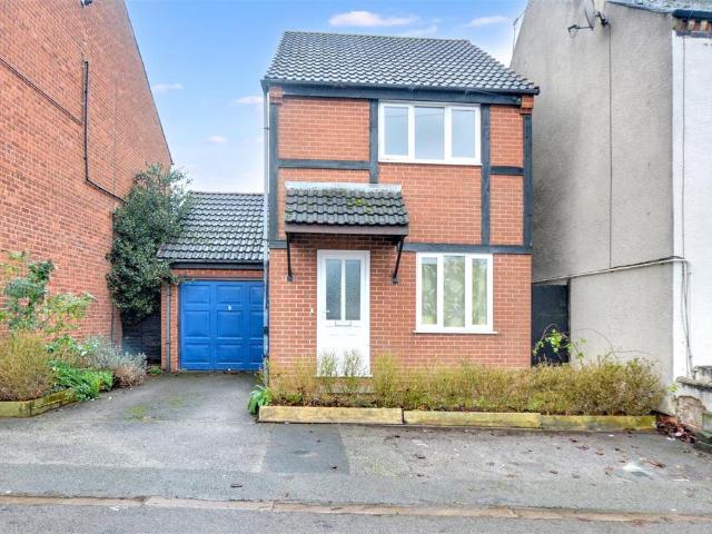 2 bedroom detached house for sale