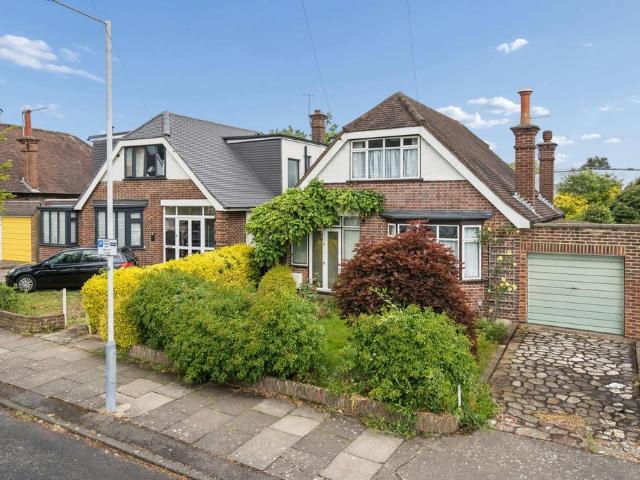 2 bedroom detached house for sale