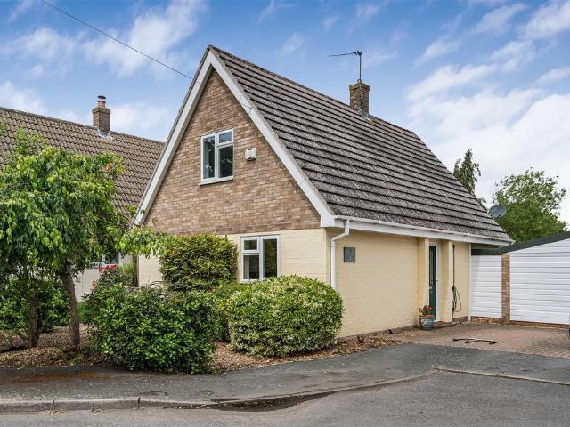 2 bedroom detached house for sale