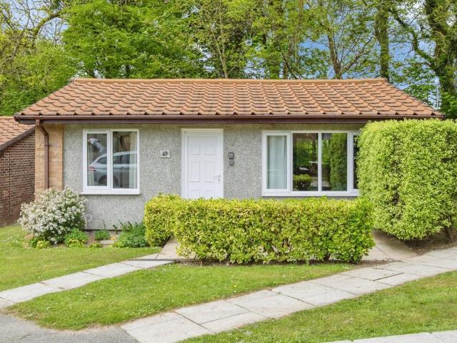 2 bedroom detached house for sale