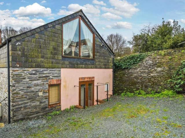 2 bedroom detached house for sale
