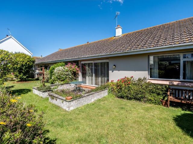 2 bedroom detached house for sale